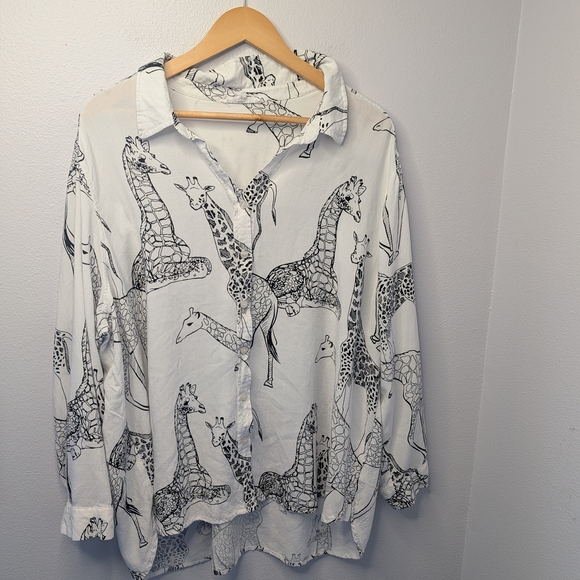 Jane and Delancey | Tops | Jane Delancey Giraffe Print Button Front ...
